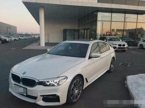 奔驰E300L和宝马530谁更厚道？老司机：看造车成本就知道-新浪汽车