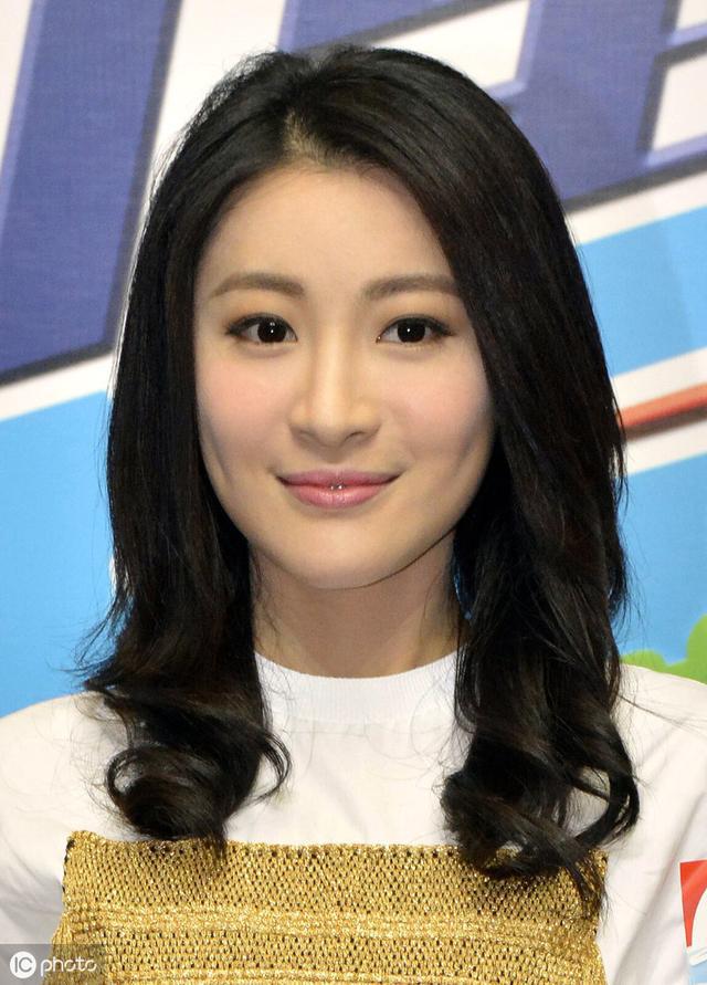 31岁林峰堂妹林夏薇息影一年后复出拍戏，TVB7年私生活更具话题|林夏薇|林峰|堂妹_新浪新闻