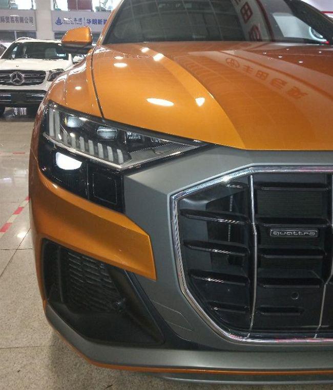 19款奥迪Q8国内到店，内饰三块屏+8AT，炫酷尾灯比X6帅气！