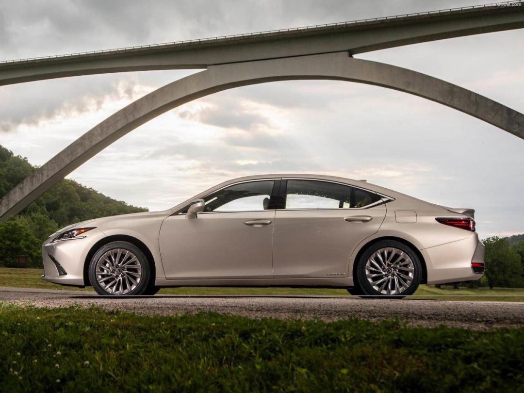 雷克萨斯新ES200升级发动机，实则动力总成减配？