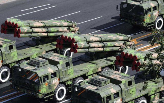 PHL03式300毫米火箭炮由于射程远、精度高、威力大|火箭炮|火箭弹|射程_新浪新闻