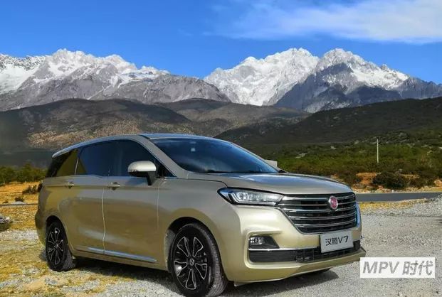 一向走实干派的汉腾这次选择刷脸，V7让家用MPV又有了新选择