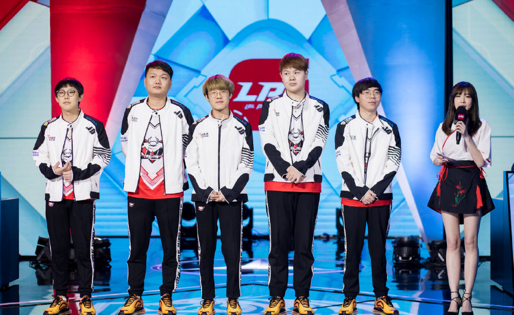 JDG引入新队员，Zoom去留成疑，网友喊话RNG：还不动手？