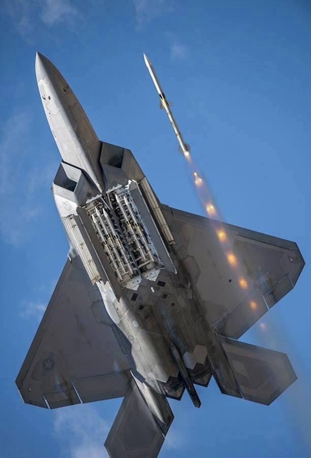 美军AIM-260曝光，专门克制PL-15？其实美国最担心的是这款导弹