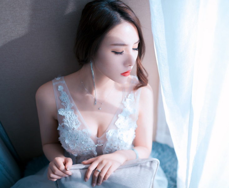 只谈关系:已婚女人想撩你有八个表现,男人主意了