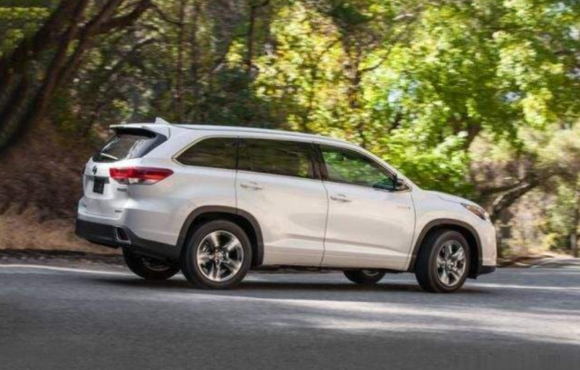 19款汉兰达来袭，3.5L+8AT，售价意外又得加价提车了-新浪汽车