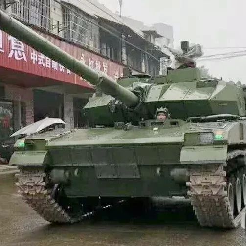 99A的125滑膛炮威力巨大，15式轻坦为啥不用？却装105线膛炮？|炮弹_新浪新闻