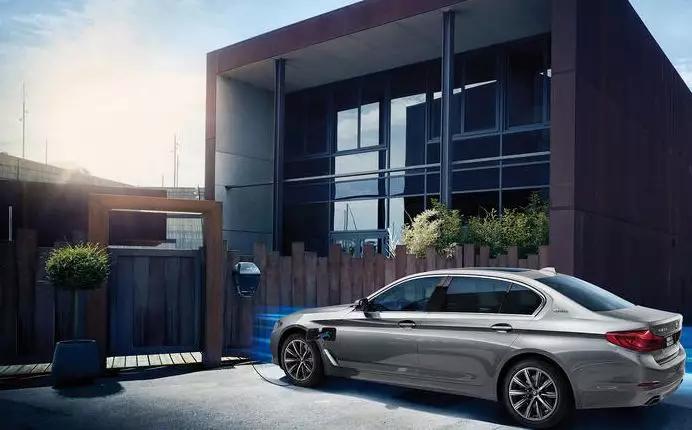 王者座驾也要“省着点”！试驾宝马530Le先锋版的真实感受在这里