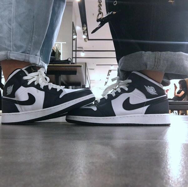 耐克AJ1“黑曜石”火了，“黑白熊猫”也得让道，这才叫仙女鞋|耐克|仙女鞋|黑曜石_新浪新闻