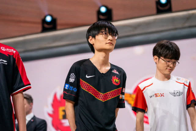 FPX小天欧服状态正佳，ID叫没有梦想？将和宁王师兄弟对决！|师兄弟|选手|皇族_新浪新闻