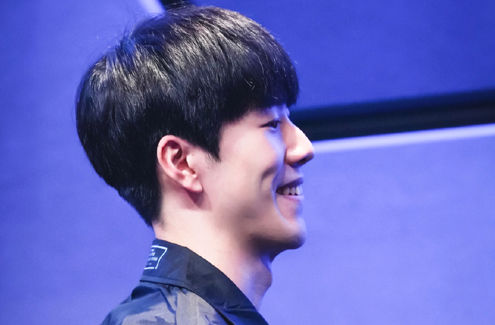 就在刚刚！Theshy与Ray携手征战大乱斗，数据面板让铁粉乐了|面板|铁粉|征战_新浪新闻