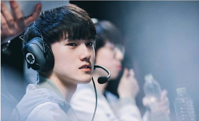 SN官宣德杯名单！打野Weiwei转AD，JKL去向依然是谜！|阿水|战队|名单_新浪新闻