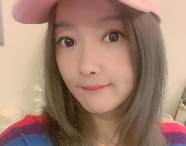 SLM晒出近照，身材“臃肿”孕味十足，PDD要升级当爸爸了？