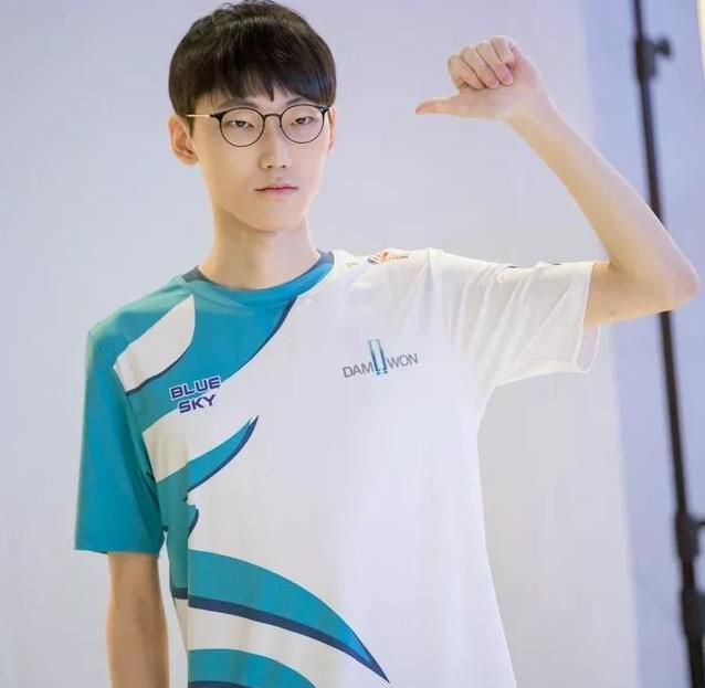 DWG上单Nuguri：要和Kiin学习，成为世界第一上单|符文|选手|定妆_新浪新闻