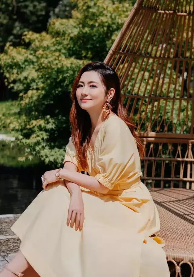 当年被火烧伤的SHE组合成员之一的Selina，现在过得好吗|一起来看流星雨|俞灏明|毁容_新浪新闻