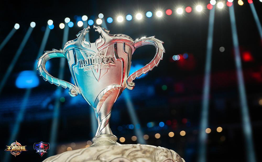 作为手游，KPL冠军银龙奖杯，却让很多LOL的职业选手都羡慕吗？|王者荣耀|战队|预选赛_新浪新闻