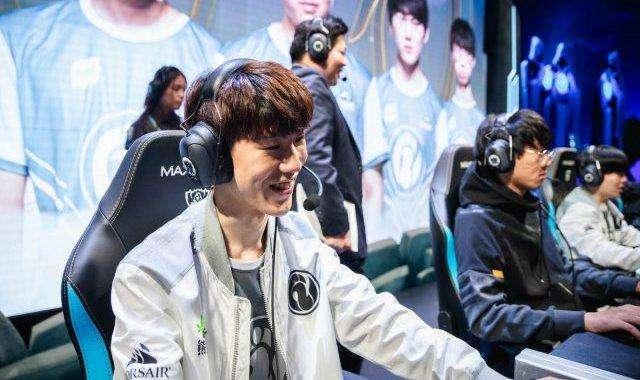 LOL: IG成员ID由来：Rookie因谦虚改的，宝蓝则是专门为他而改