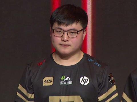 Uzi有多强? 微笑、imp、Deft、韦神这样评价他|微笑|职业选手|英雄联盟_新浪新闻