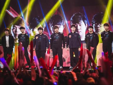 LOL：当年唯一把SKT打投降的LPL队伍，踩着faker一战成名！|队伍|一战成名|世界大赛_新浪新闻