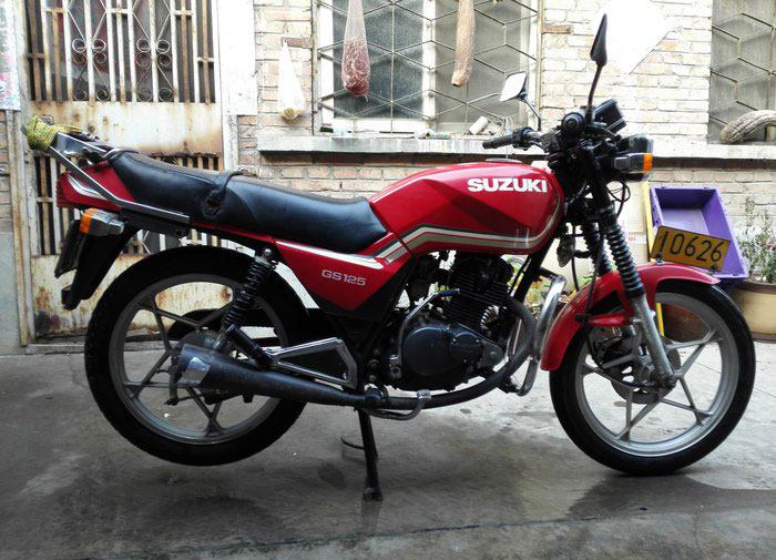 1995年的铃木王GS125，不愧是媲美CB125T的神车
