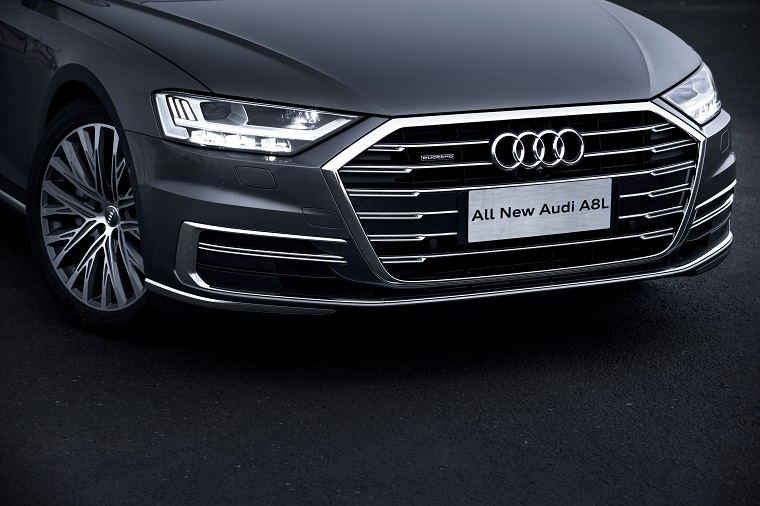 科技感爆棚全车6屏幕 全新奥迪A8L售93.78-130.98万元