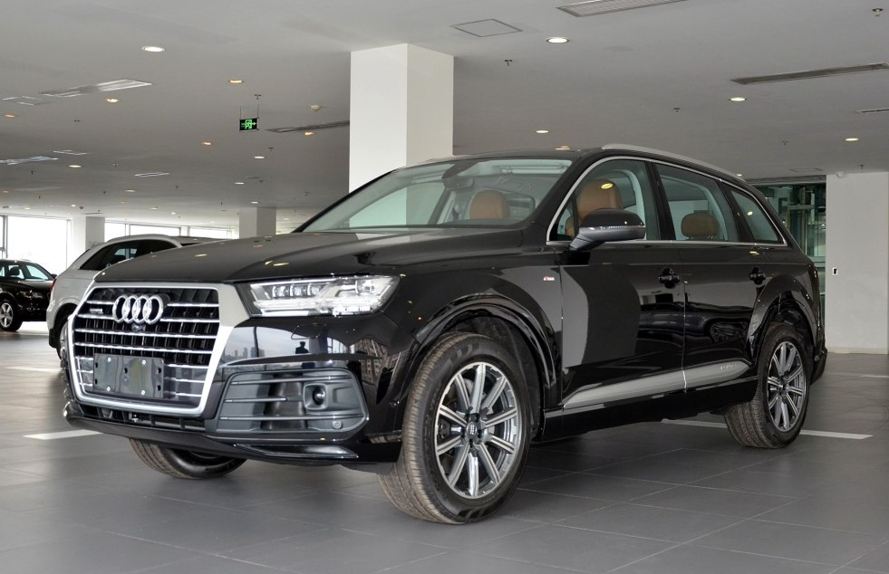 实拍奥迪Q7尊贵版，Quattro加空气悬挂，还是卖不过宝马X5？