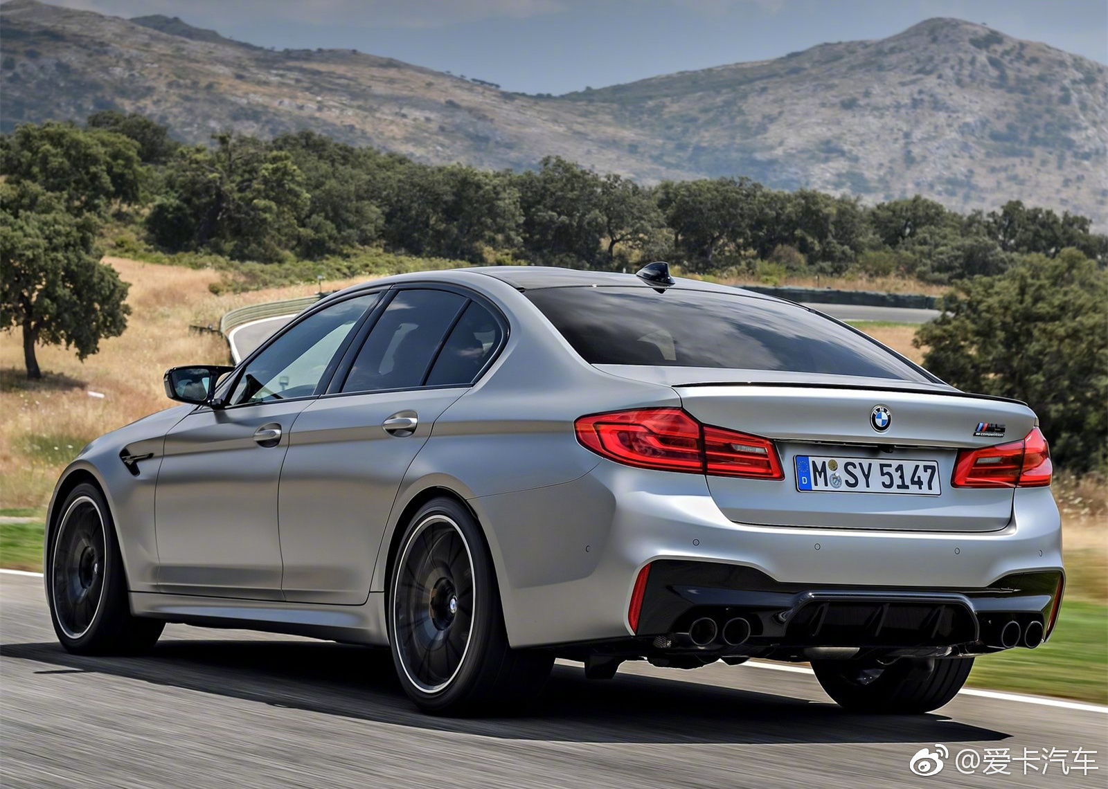 宝马 M5 Competition (2019)搭载4.4T V8发动机