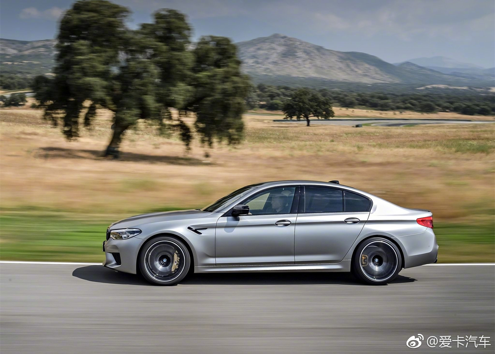 宝马 M5 Competition (2019)搭载4.4T V8发动机