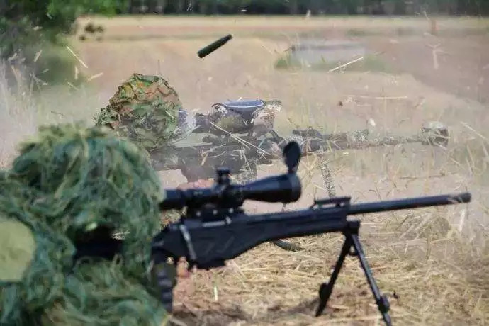 国产CSLR4高精度狙击步枪，达到世界一流水平还有多远！|武器|狙击步枪|高精度_新浪新闻