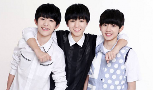 4月15日，TFBOYS组合的大日子，王俊凯、王源、易烊千玺合体吧！
