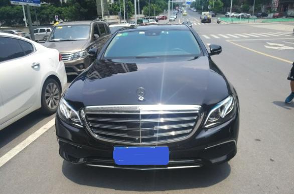 花60万买辆奔驰E320L，车主却说后备箱空间小，实情让人不禁捧腹-新浪汽车