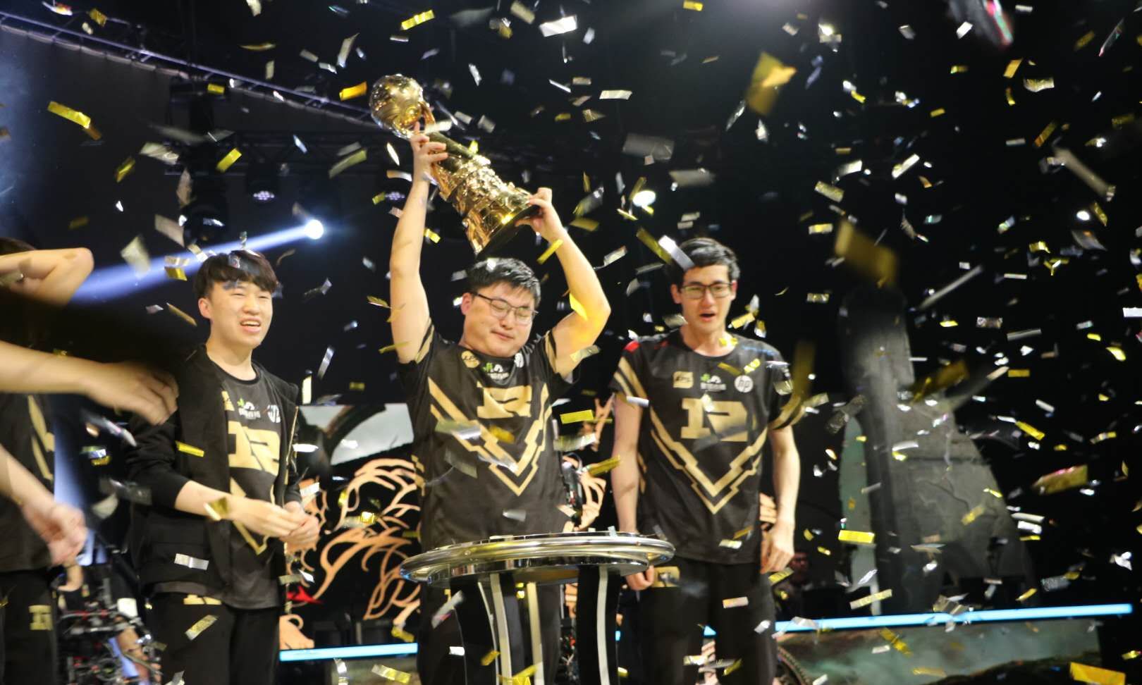 rng队标高清壁纸-千图网