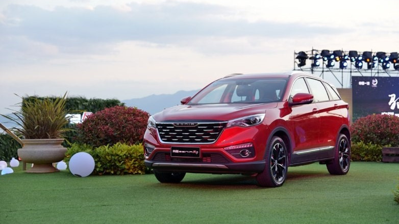 8.39万元起，一汽奔腾SENIA R9上市，仅有一款1.2T动力难突围！-新浪汽车