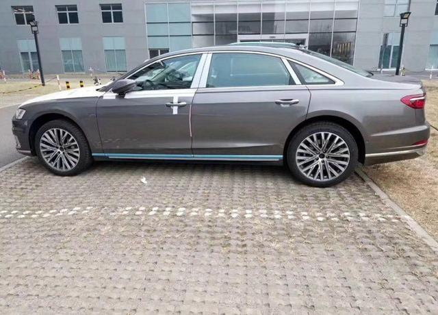 网友4S店提奥迪A6L，却意外发现全新奥迪A8L，自动驾驶技术亮了