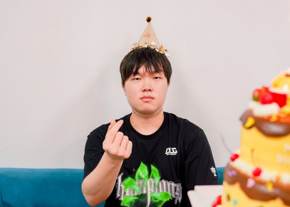 曝HLE曾有意签下Bin，LCK收视率或将提升|收视率_新浪新闻