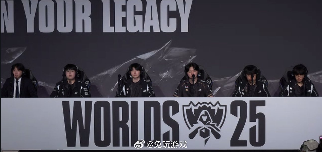 Bdd、Cuzz总决赛后鼓励选手：继续加油，未来可期|总决赛|英雄联盟_新浪新闻