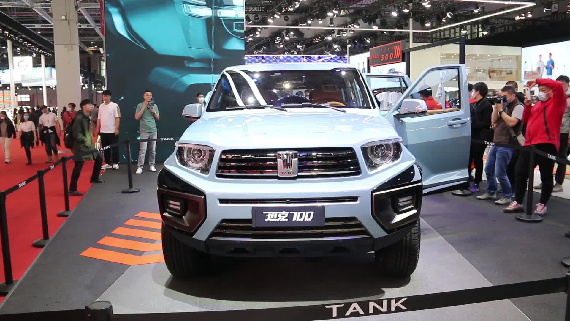 机甲外观、奢华内饰、3.0T＋9AT？上海车展看坦克700|花边趣闻|汽车视频|9AT变速器_新浪新闻