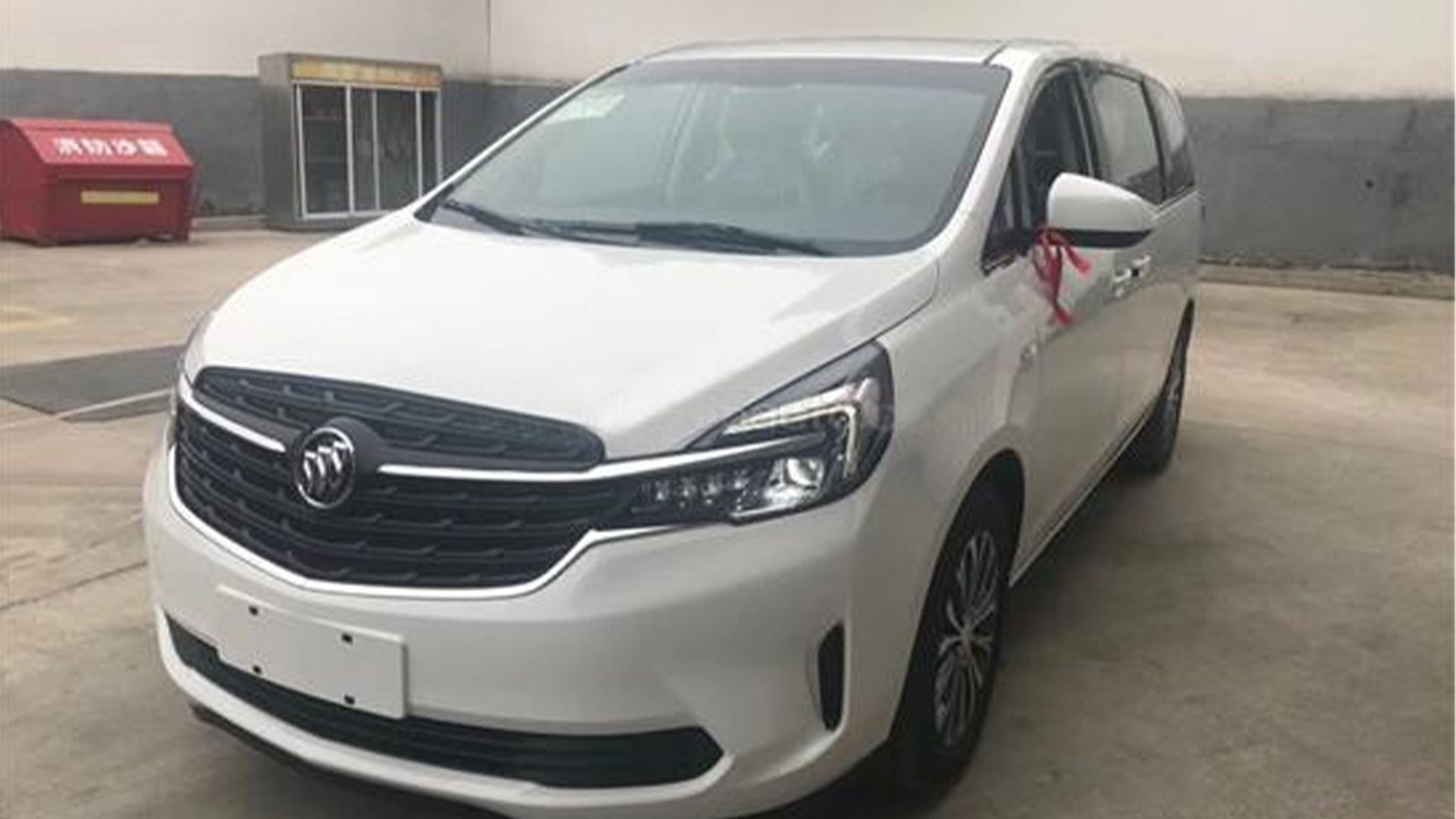 新车两年不到出现生锈鼓包掉漆，如今的别克GL8怎么了？|用车宝典|20-25万mpv|别克_新浪新闻