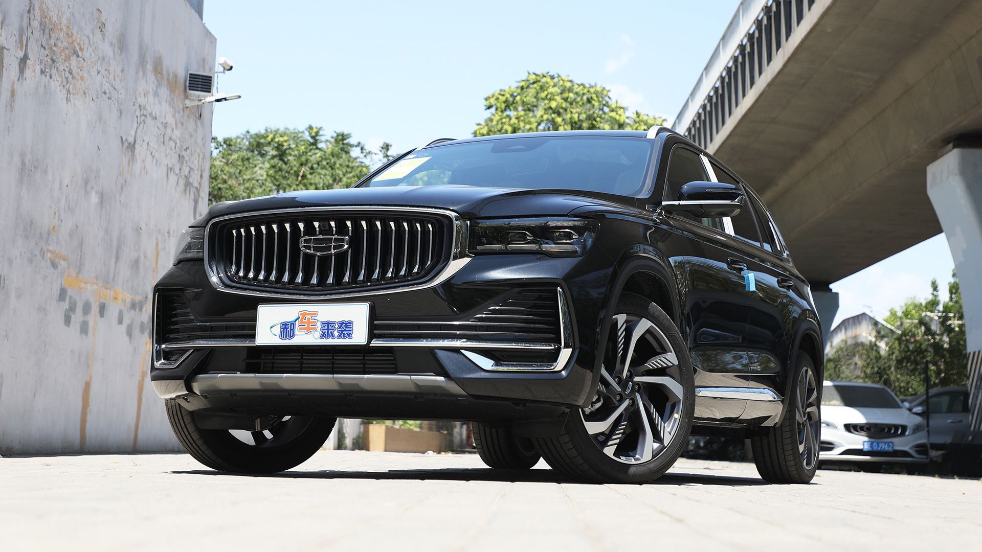 预算14万买紧凑型suv,吉利星越l降1 8万,增程电动版狂降4 5万 汽车资讯 11 15万suv 新能源 新浪新闻
