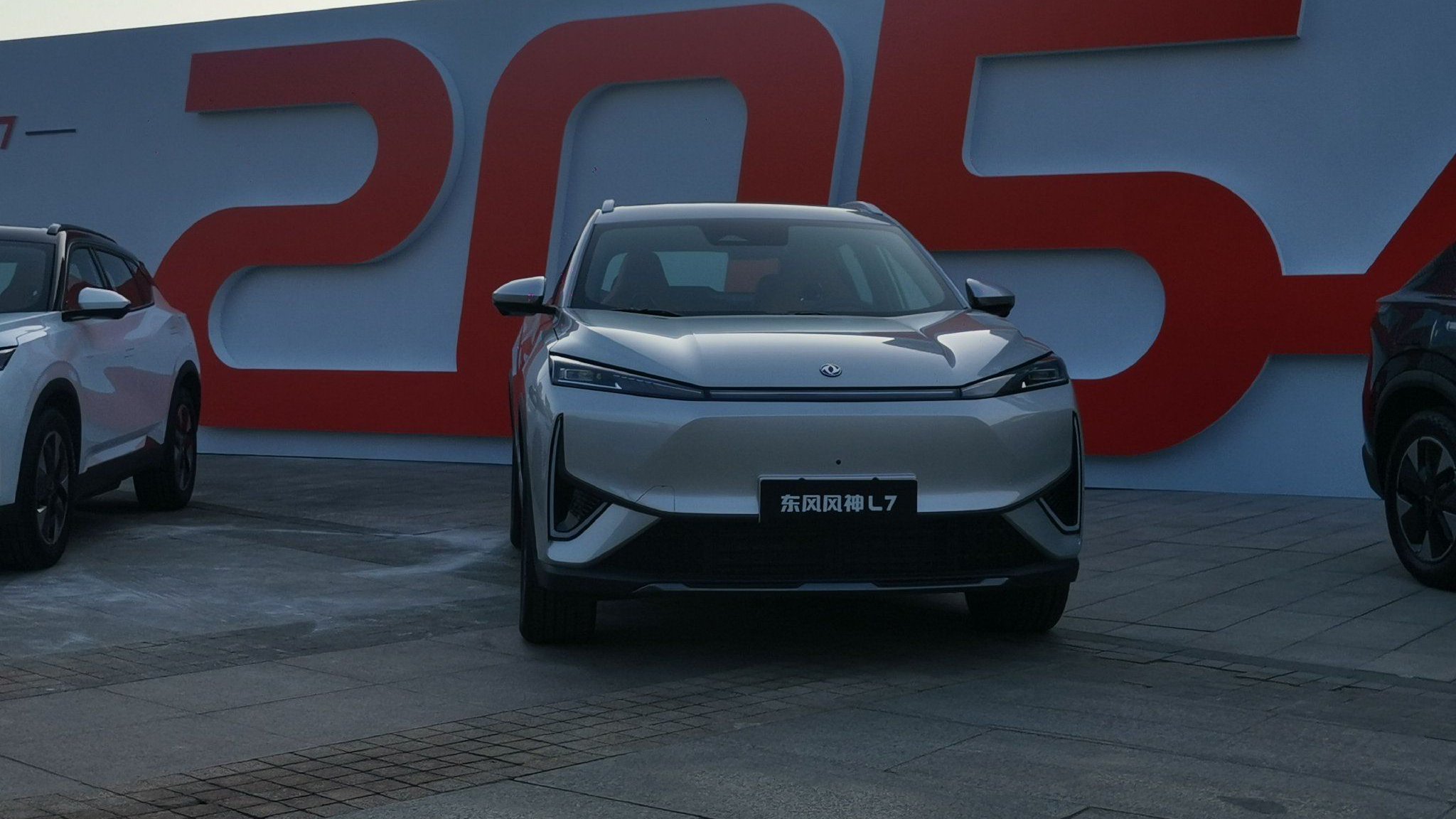 高性价比，纯电续航205公里12万级，风神L7值得一看！|行业新闻|11-15万suv|新能源_新浪新闻