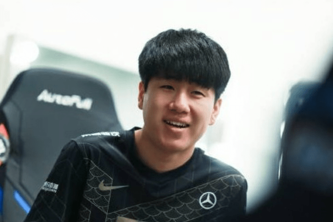 Gala直播开喷：现在bp都是选手做，教练都不知道现在是下路版本|教练|选手|战队_新浪新闻