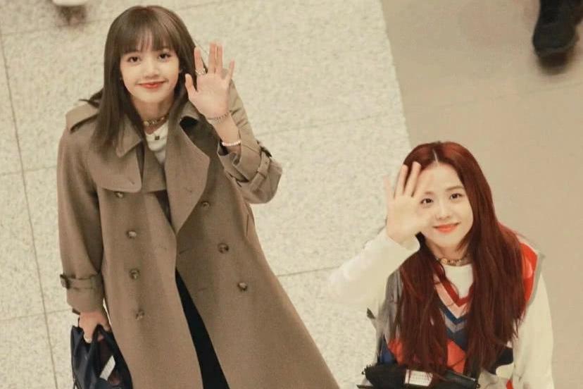 BLACKPINK Lisa Jisoo荔枝cp|荔枝_新浪新闻