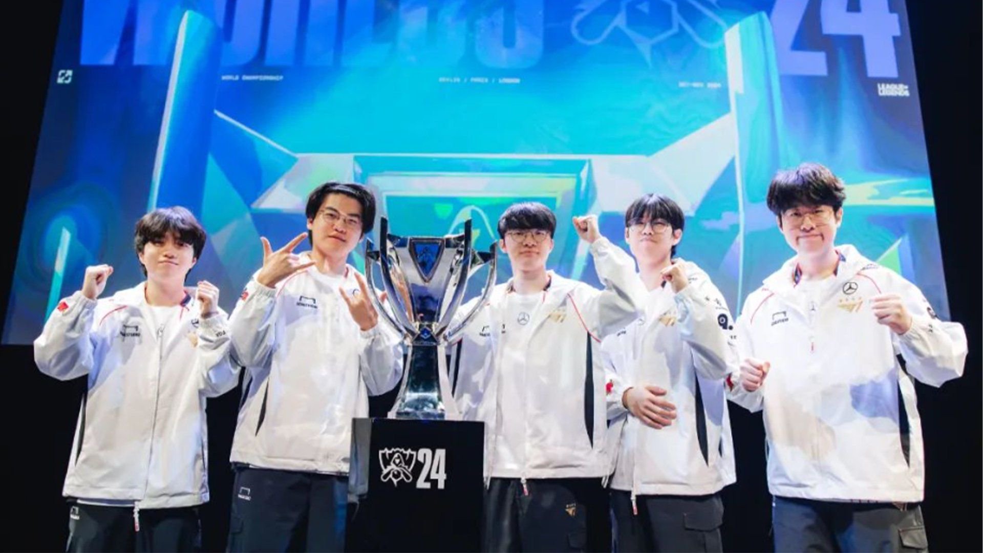 英雄联盟S14总决赛落幕，BLG遗憾负于T1，Faker成就五冠王_新浪新闻