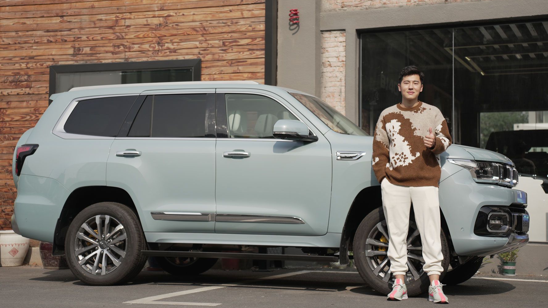 要做坦克500的平替？静态体验北京越野BJ60|汽车资讯|20-25万suv|北京_新浪新闻