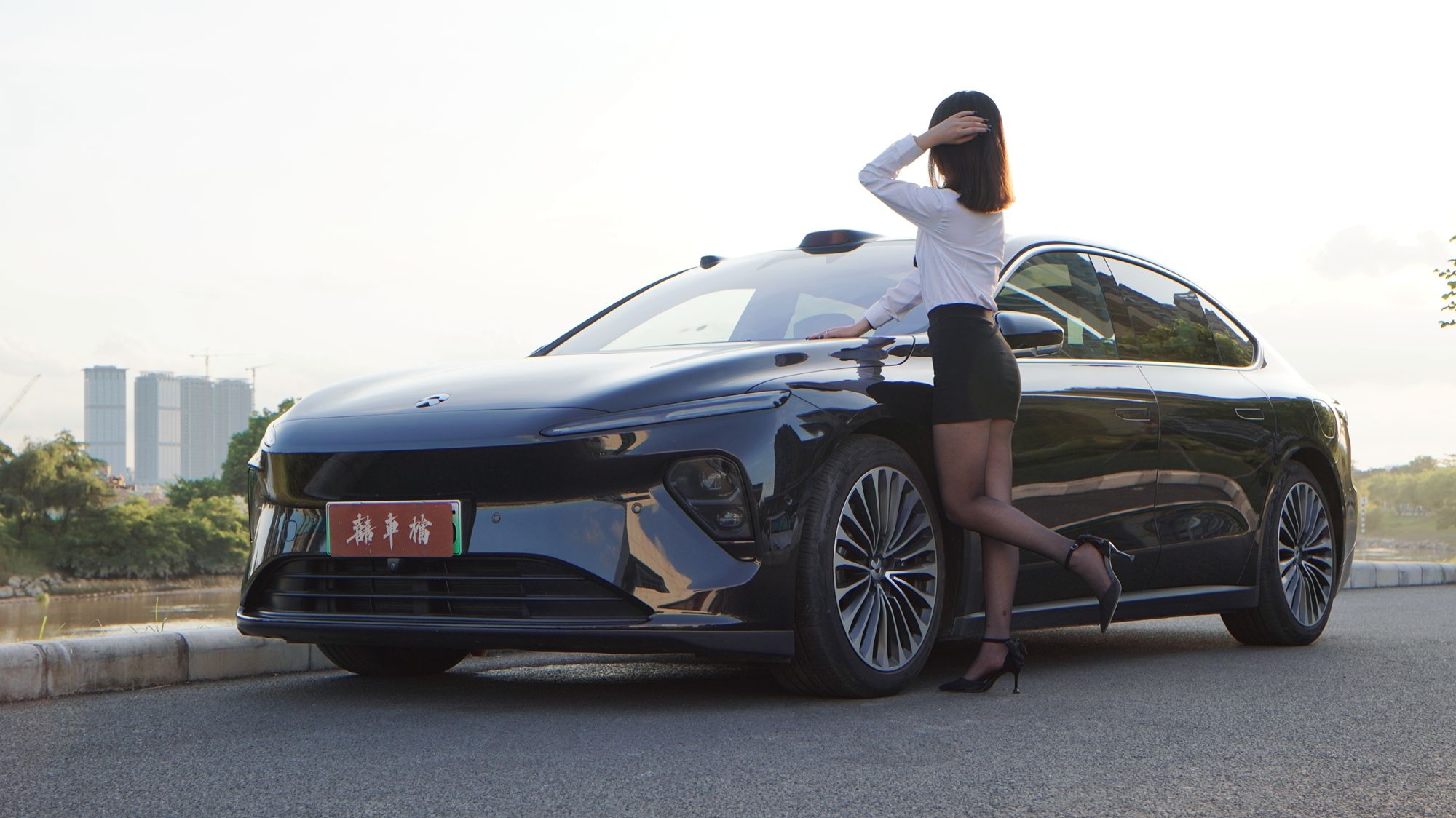 《喜车档》50万还买什么56E，会玩肯定买蔚来ET7|汽车资讯|35-50万三厢车|新能源_新浪新闻