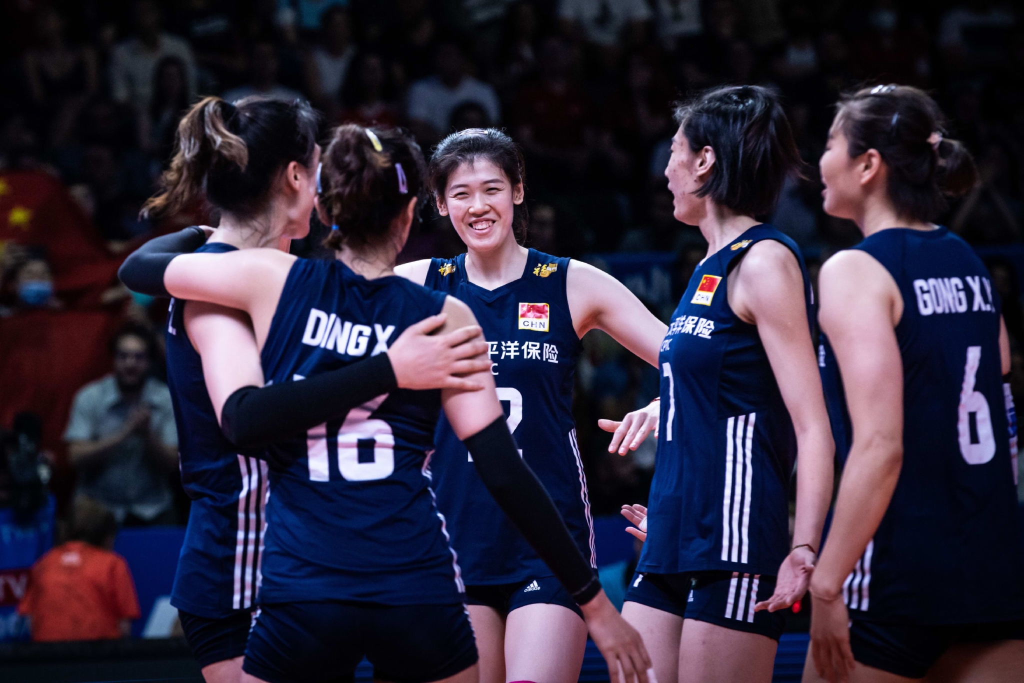 CCTV5 15:00 直播世界女排联赛中国vs加拿大，需要提防两杆枪！|女排联赛|加拿大|中国女排_新浪新闻