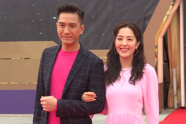 TVB2022年节目巡礼：明星们的打扮有点土，但采访环节是真敢讲|陈自瑶|王浩信|汤洛雯_新浪新闻