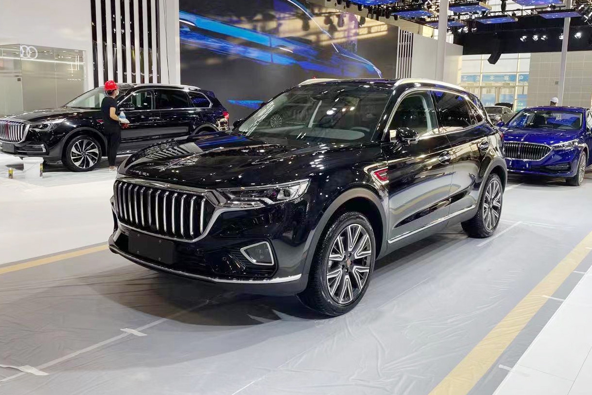 新款红旗HS5实车曝光，外观很霸气，内饰更豪华，搭载2.0T动力-新浪汽车