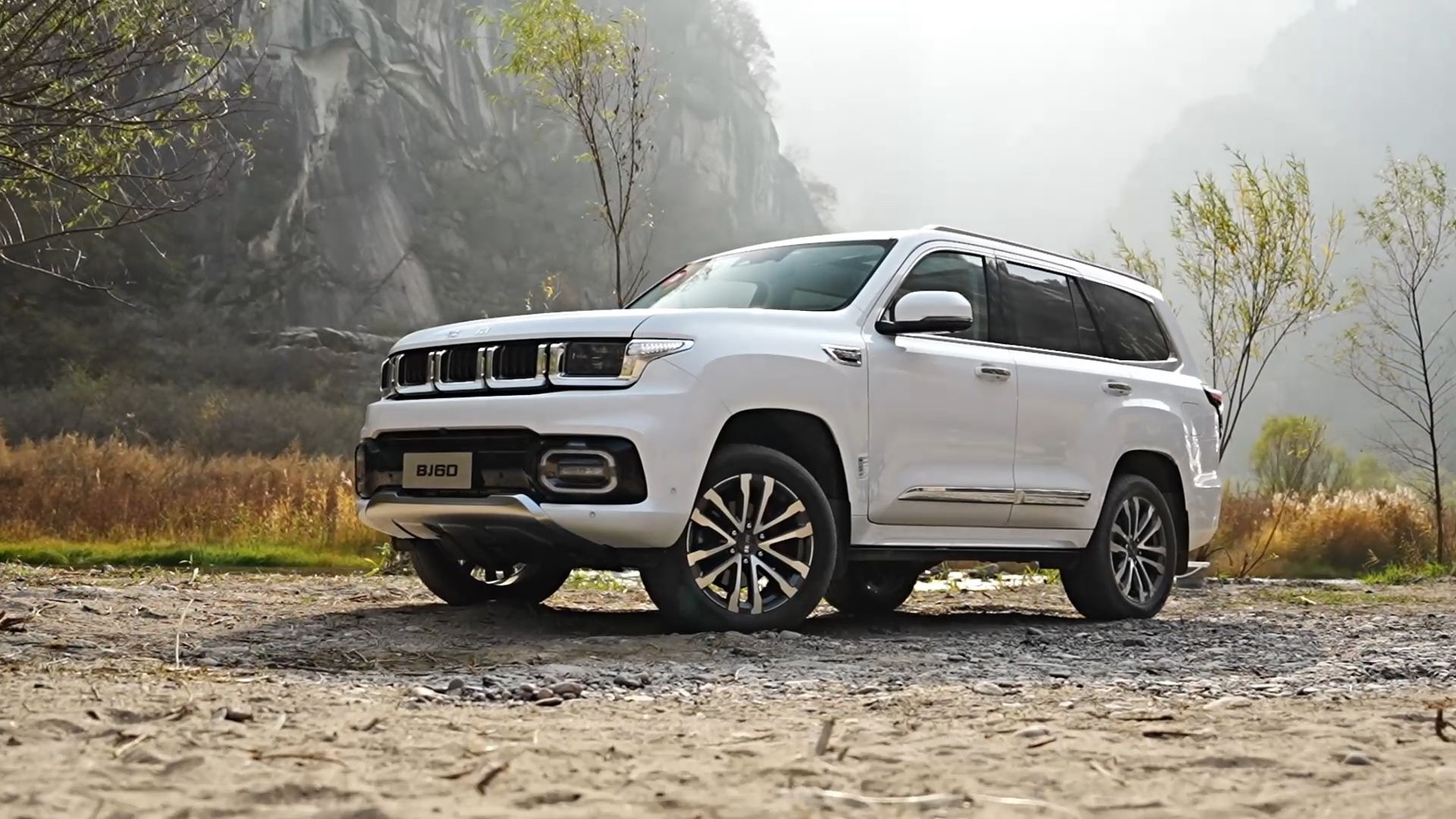 让硬派越野“豪”起来，BJ60都动了哪些“小心思”|汽车资讯|中高级车|北京_新浪新闻