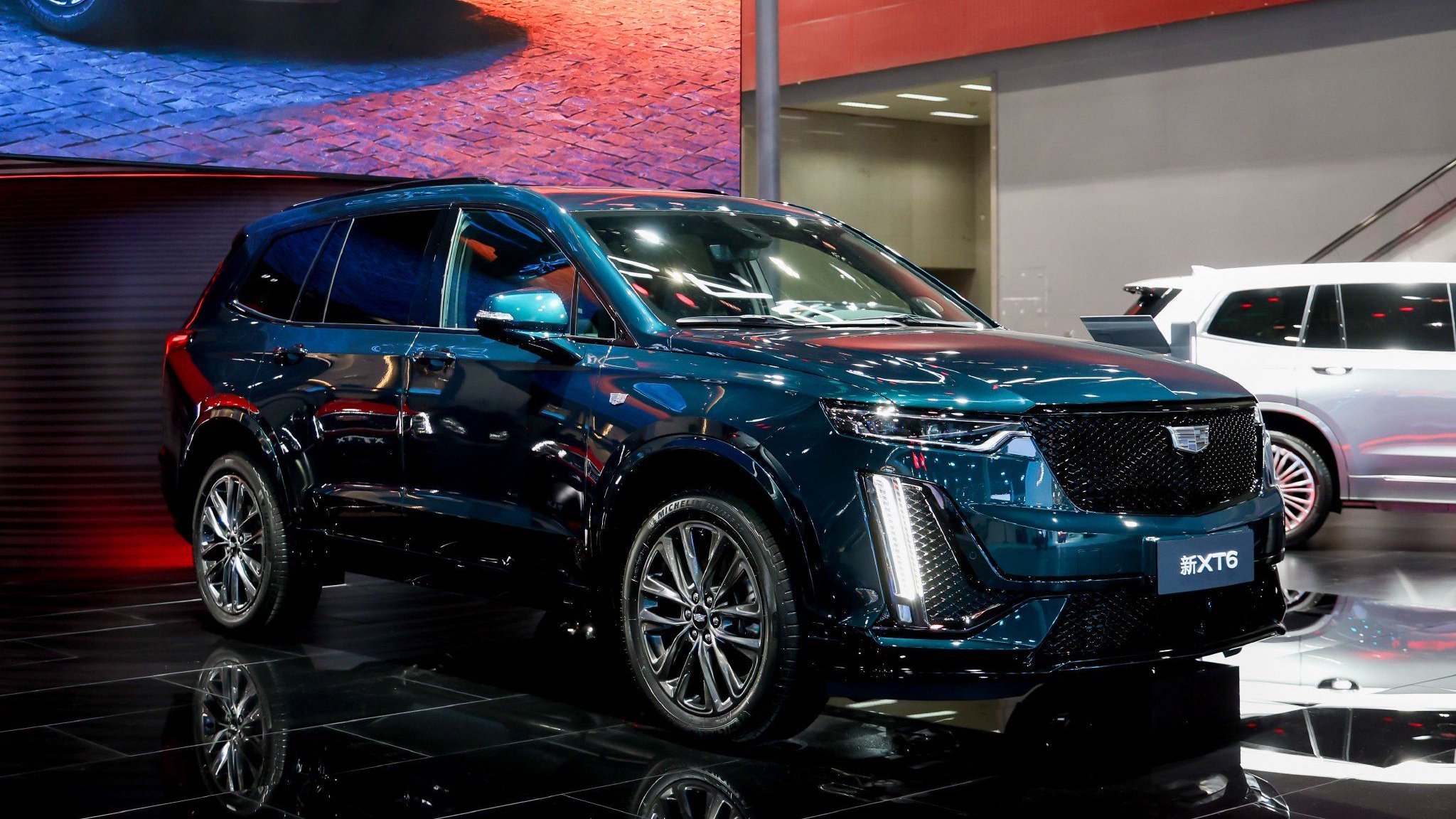 豪华大六座SUV，凯迪拉克新XT6，34.99万元起售，到底有多香？|行业新闻|车企营销|35-50万suv_新浪新闻